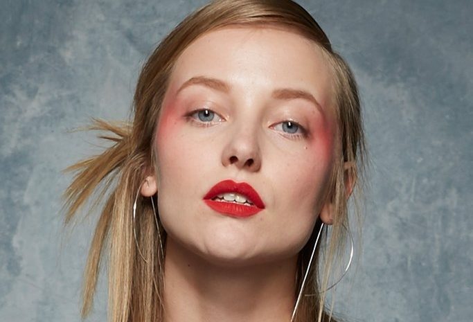 These Bold Makeup Colors How To Into Your Beauty Routine ...