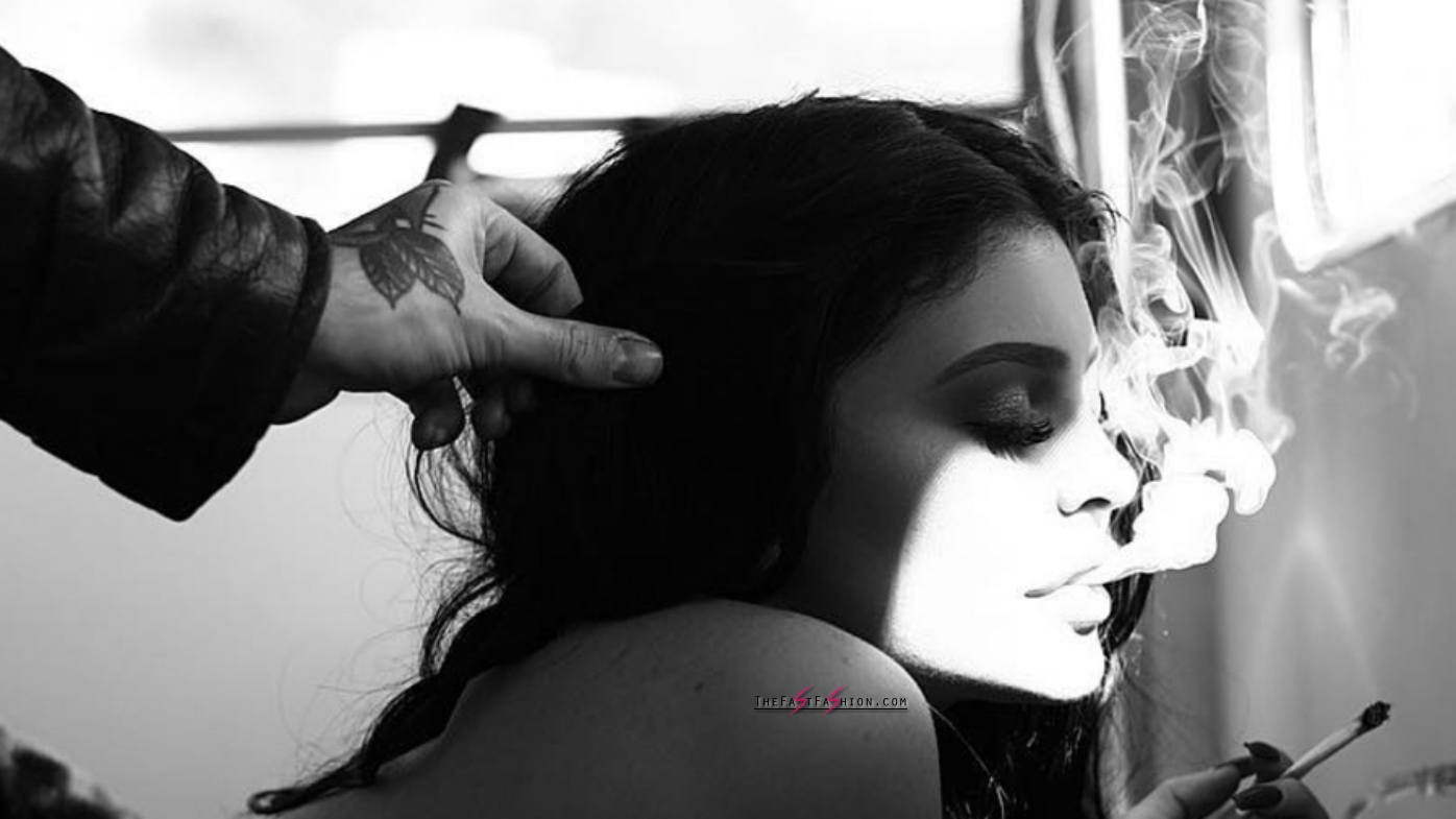 Kylie Jenner ‘smokes marijuana’ in topless photo - TheFastFashion.com