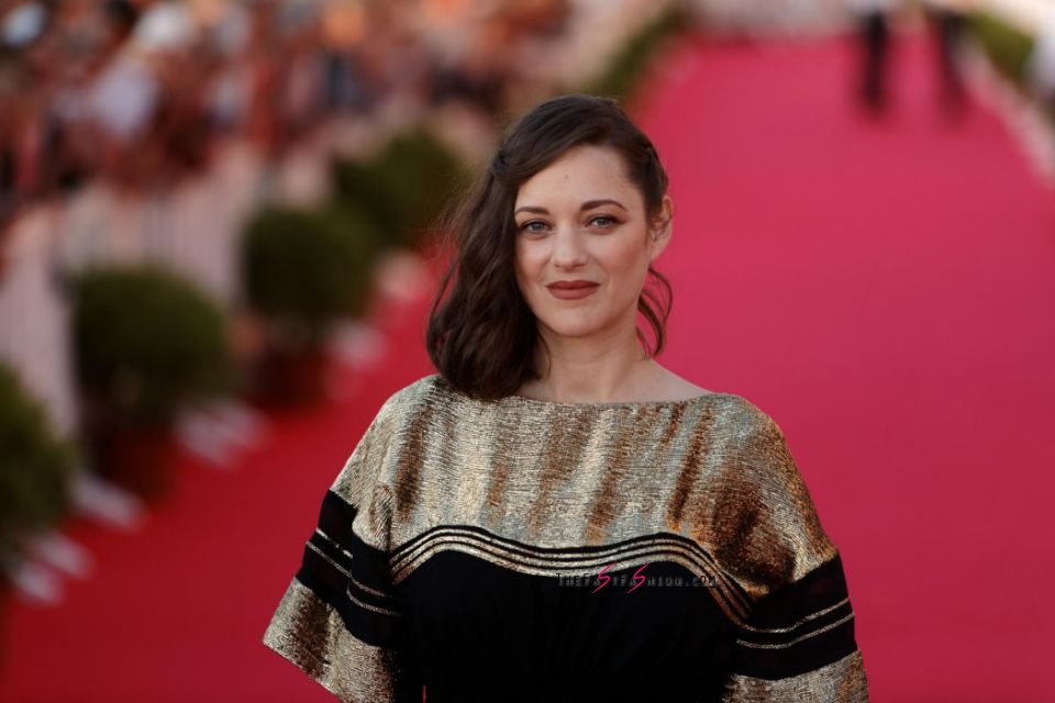 Marion Cotillard goes full frontal in new film - TheFastFashion.com