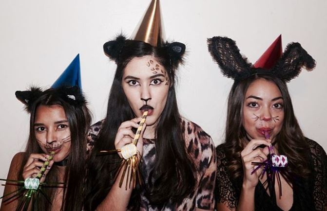 DIY Halloween Costume: Party Animal - TheFastFashion.com