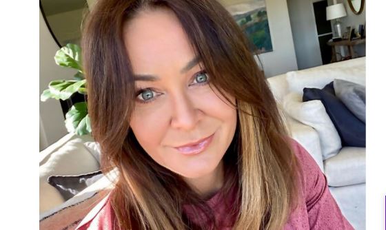 Michelle Bridges' bikini selfie goes viral over awkward detail ...